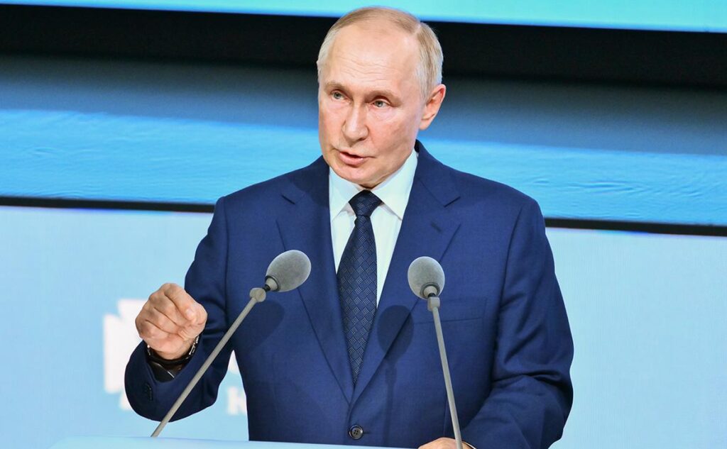 ОХУ ын ерөнхийлөгч В Путин сонгуульд ялалт байгуулсанд нь Д Трампад баяр хүргэлээ