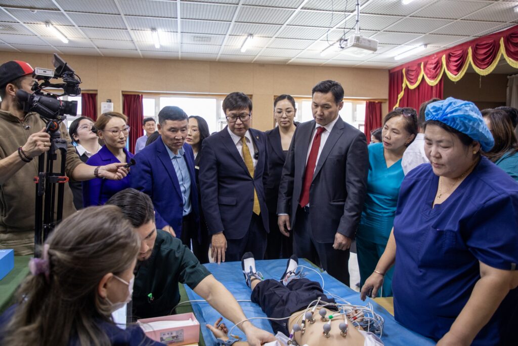 Зургаан настны нүд шүд зүрх судасны эрт илрүүлгийн үзлэг явагдаж байна