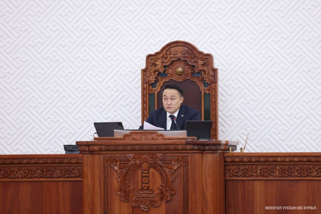 Гашуунсухайт Ганцмод боомтын хил дамнасан төмөр замын бүтээн байгуулалтыг хэрэгжүүлэх