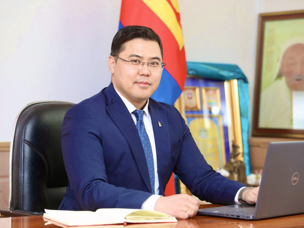 Булган аймгийн ИТХ ын төлөөлөгчид Засаг дарга Д Пүрэв Очирыг огцруулах
