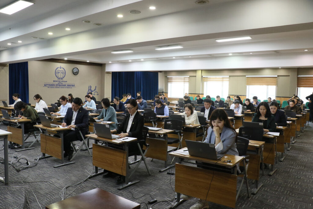 Шүүгчийн 2 сул орон тоонд 41 хүн өрсөлдөж байна